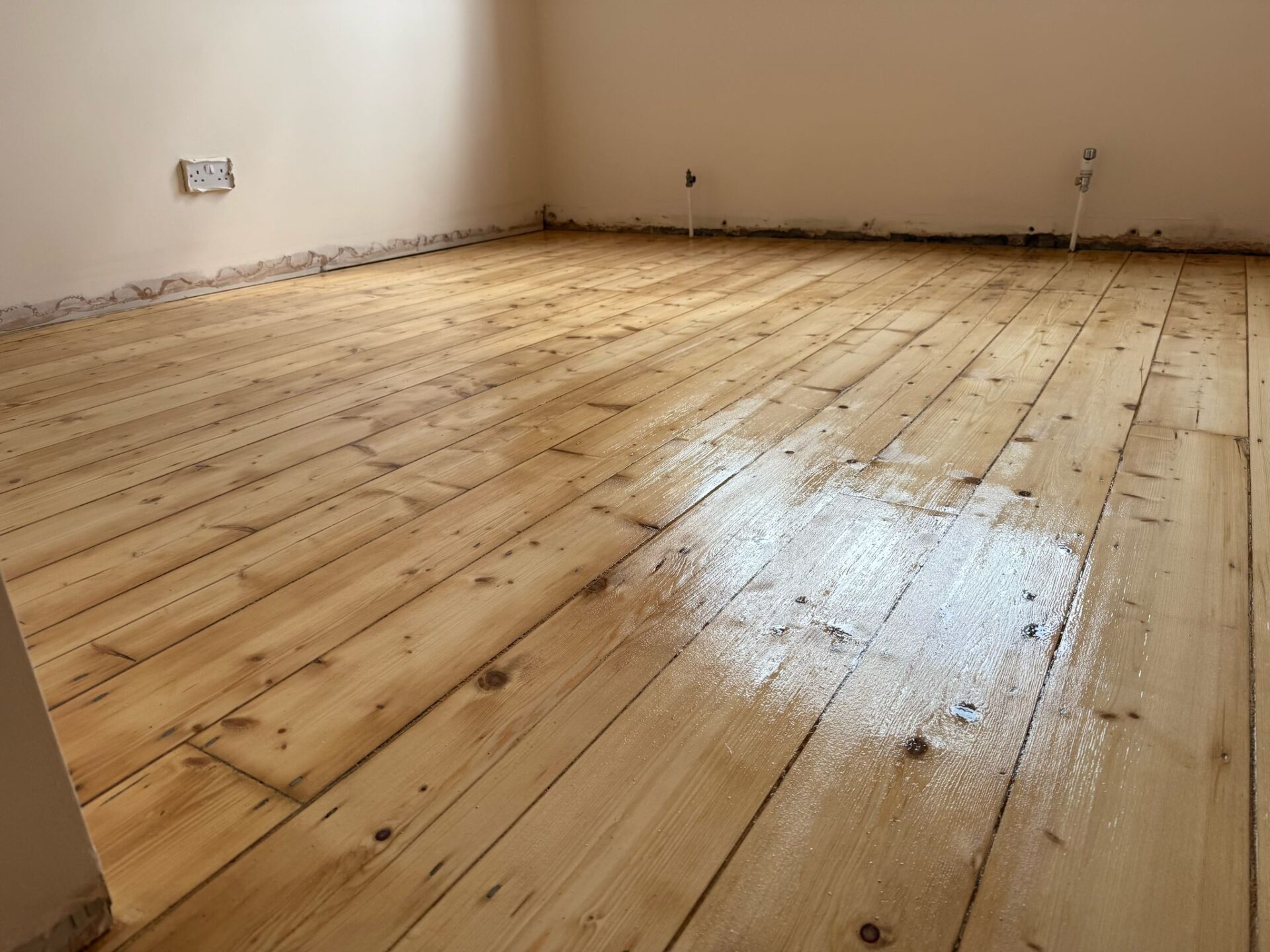 Repairing Gaps Between Floorboards: 7 Proven Easy Fixes