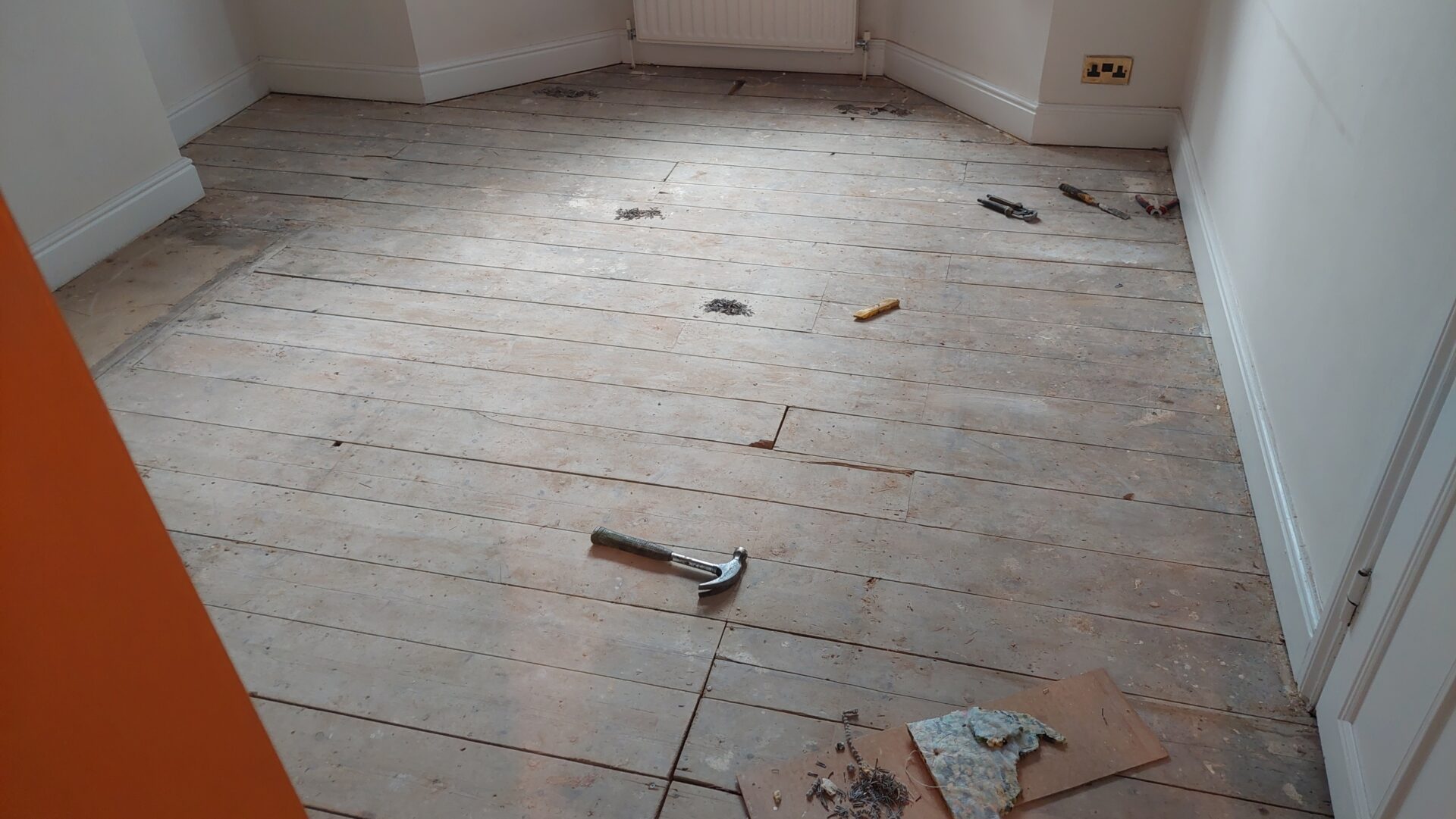 Repairing Gaps Between Floorboards: 7 Proven Easy Fixes