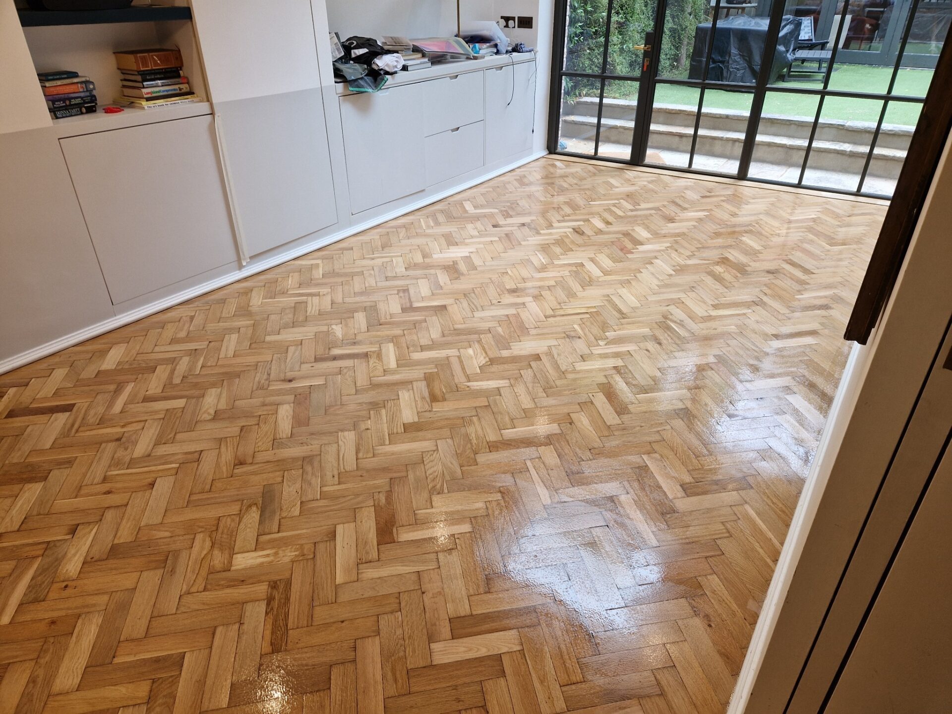 Chevron Vs Herringbone: Which Suits Your Space? | Mr Sander®