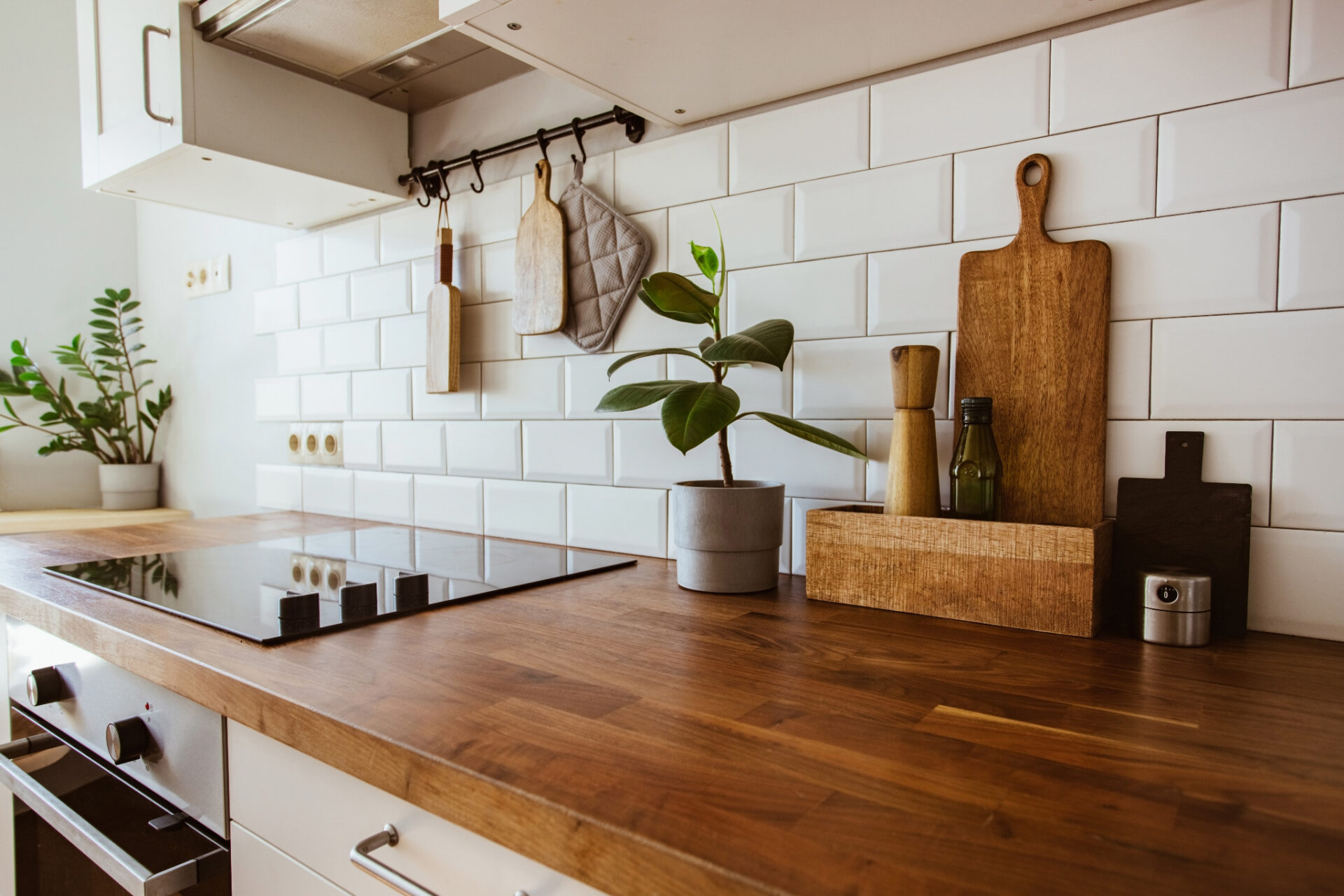 Worktop Refinishing: Revive Worn Kitchen Surfaces | Mr Sander®